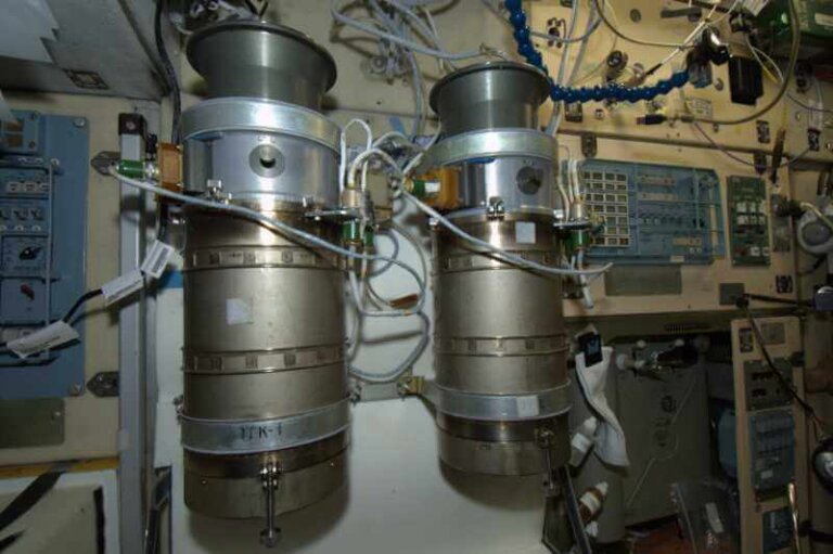 How Do Astronauts Breathe In Space? - LunarSail.com