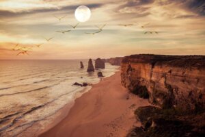 The Moon and Ocean Relationship - Explained - LunarSail.com
